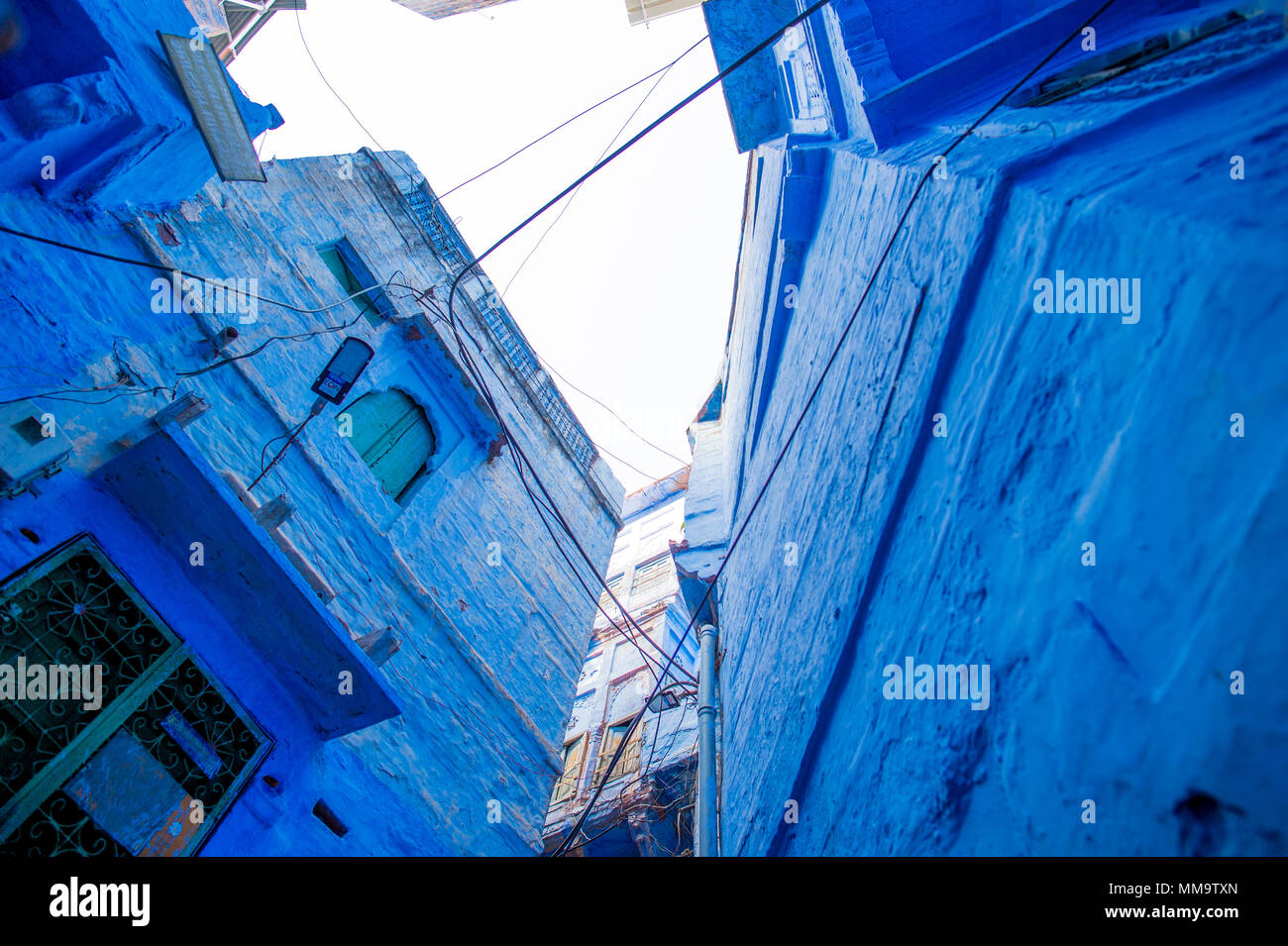 Colorful alleyways hi-res stock photography and images - Alamy