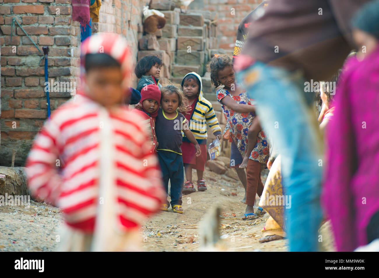 Poor children group india hi-res stock photography and images - Alamy