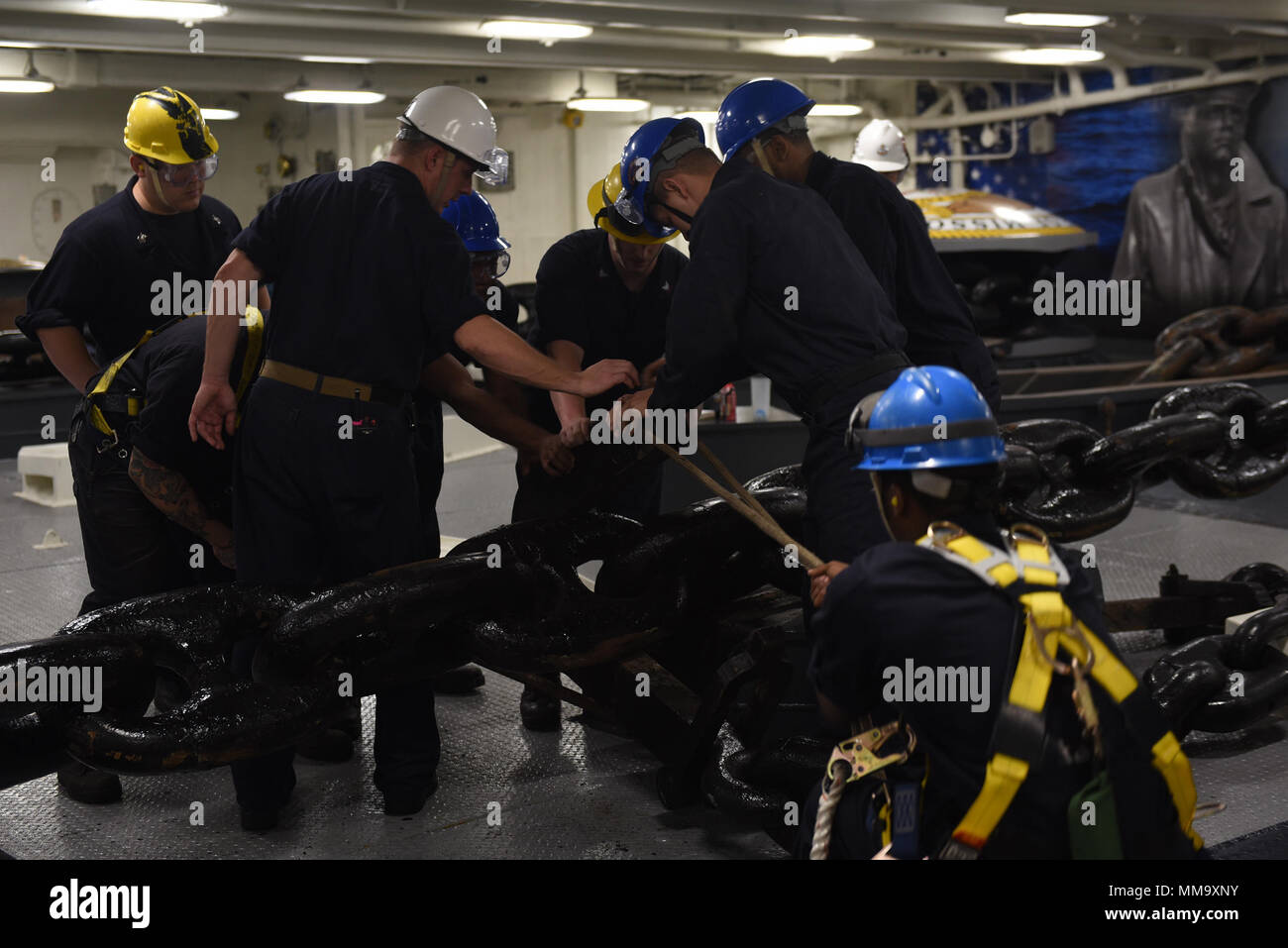 170921-N-NQ487-433 ATLANTIC OCEAN (Sept. 21, 2017) Sailors secure an ...