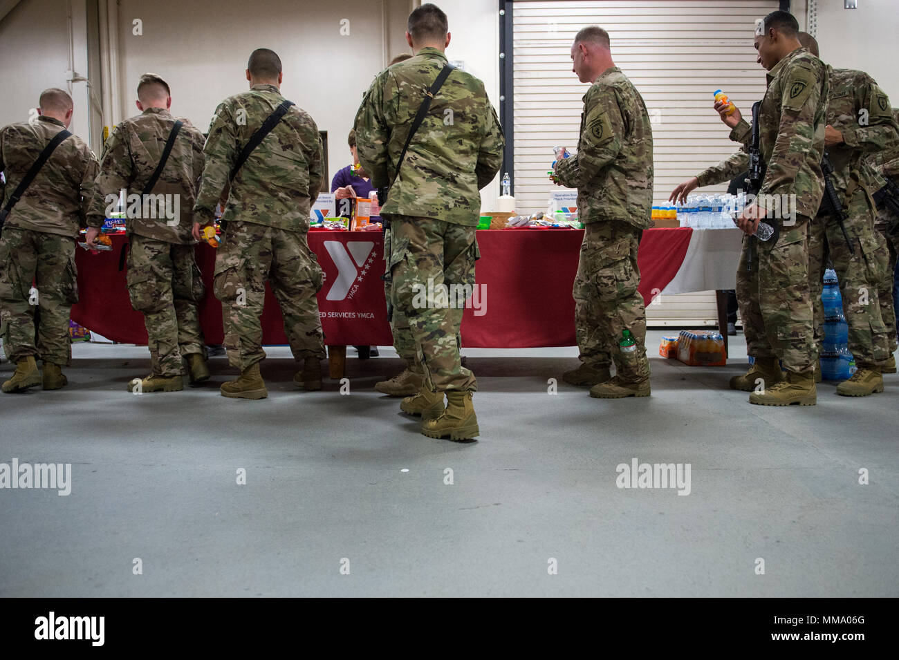 Paratroopers of the 4th Infantry Brigade Combat Team (Airborne), 25th ...