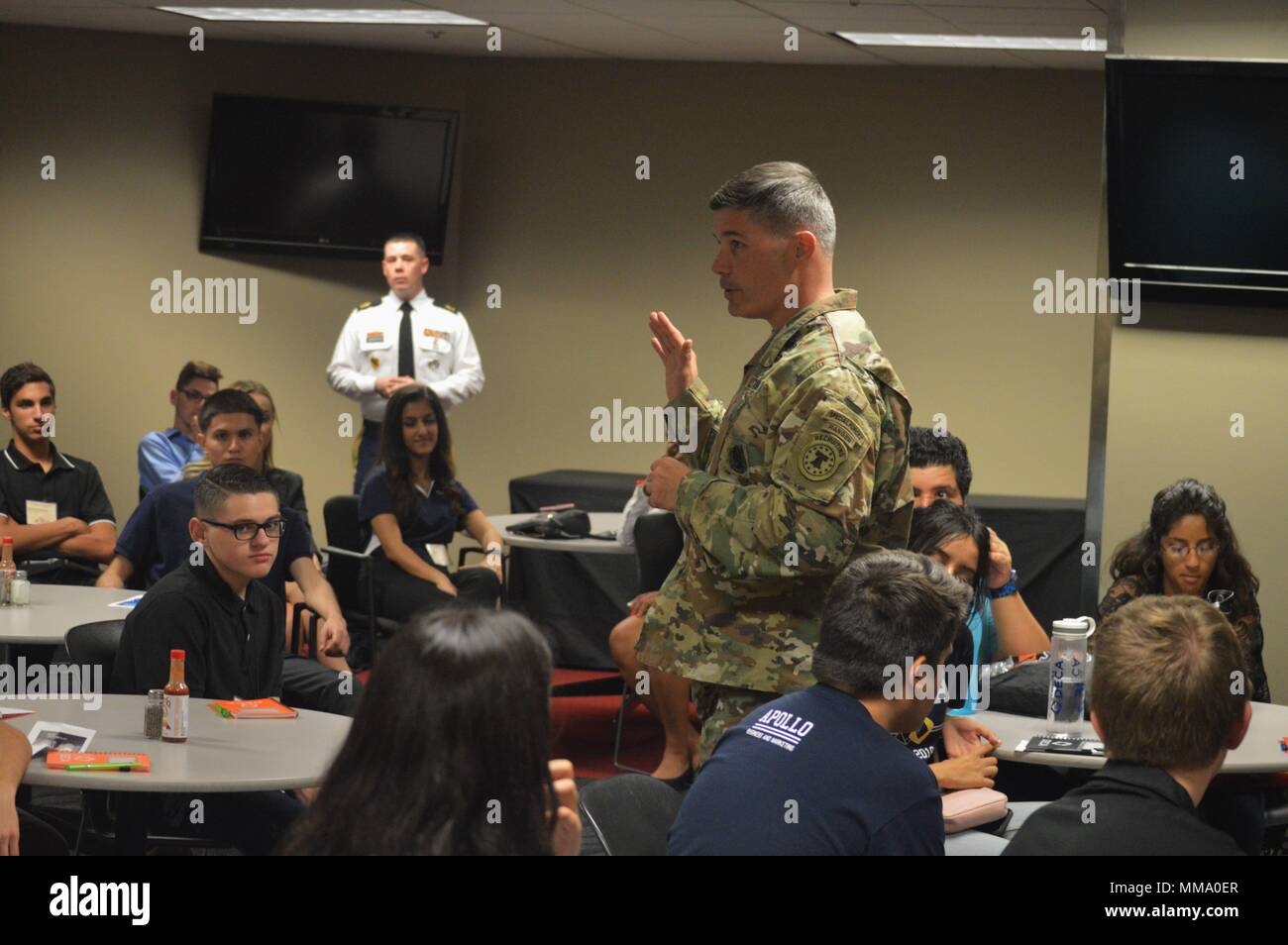 Lt Col Dave Clukey Commander Phoenix Recruiting Battalion