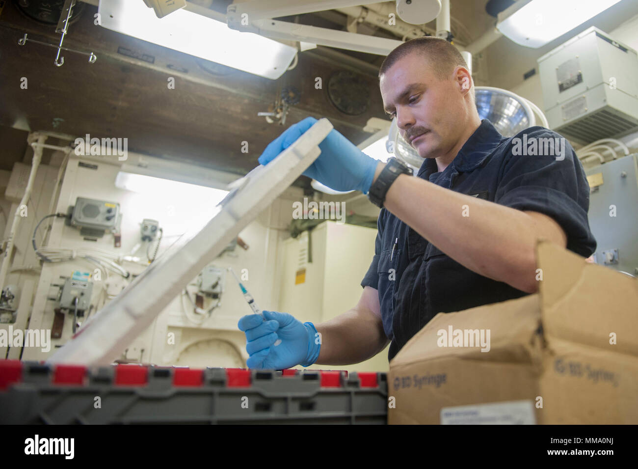 170925-N-ZS023-124 U.S. 5TH FLEET AREA OF OPERATIONS (Sept. 25, 2017 ...