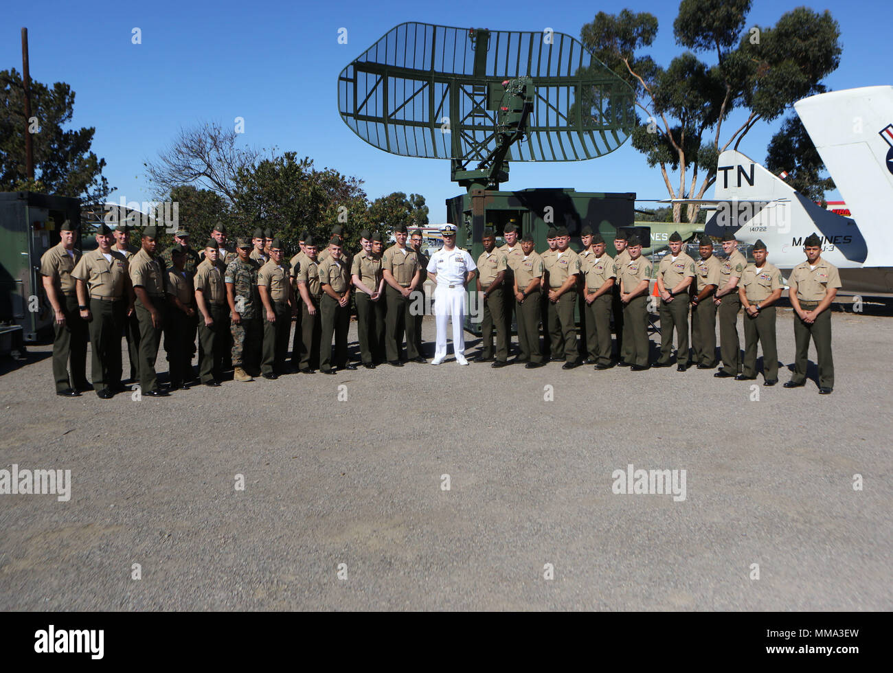 Active-duty Marines working in the air traffic control military ...