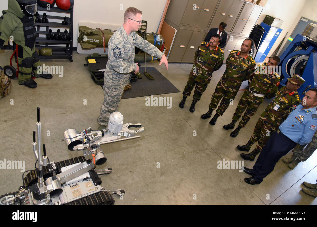 142nd eod hi-res stock photography and images - Alamy