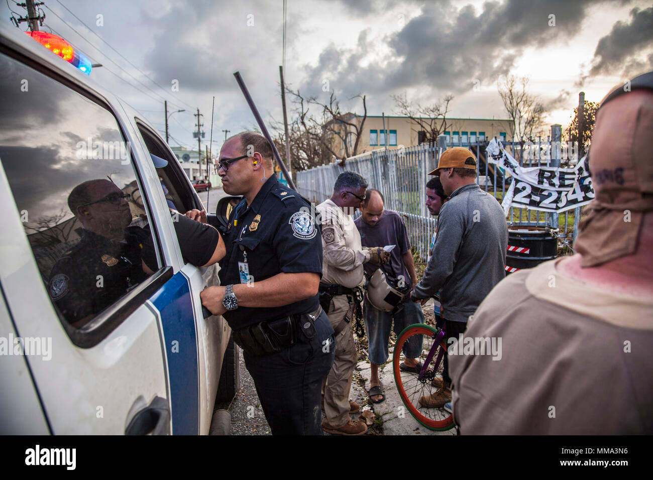 Cbp officer hi-res stock photography and images - Alamy