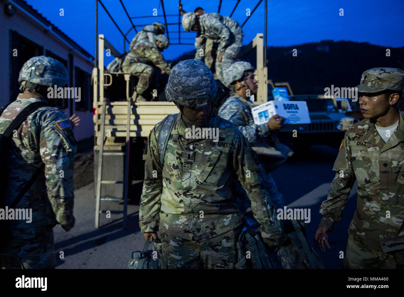 U.S. Army Soldiers assigned to the Puerto Rico National Guard's 1st ...