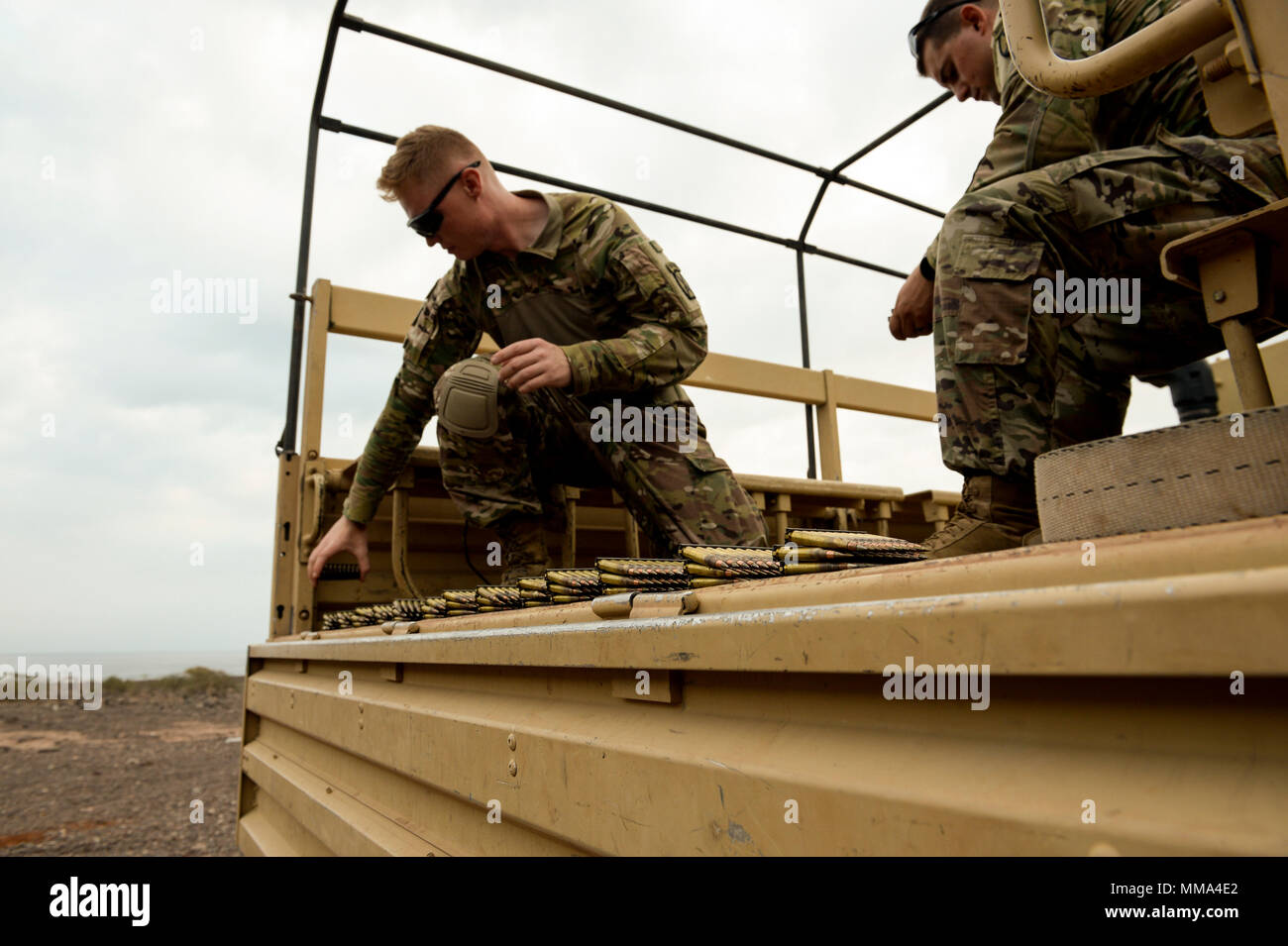 U.S. Army Soldiers with 3rd Platoon, Battle Company, 1-32 Infantry, 1st ...