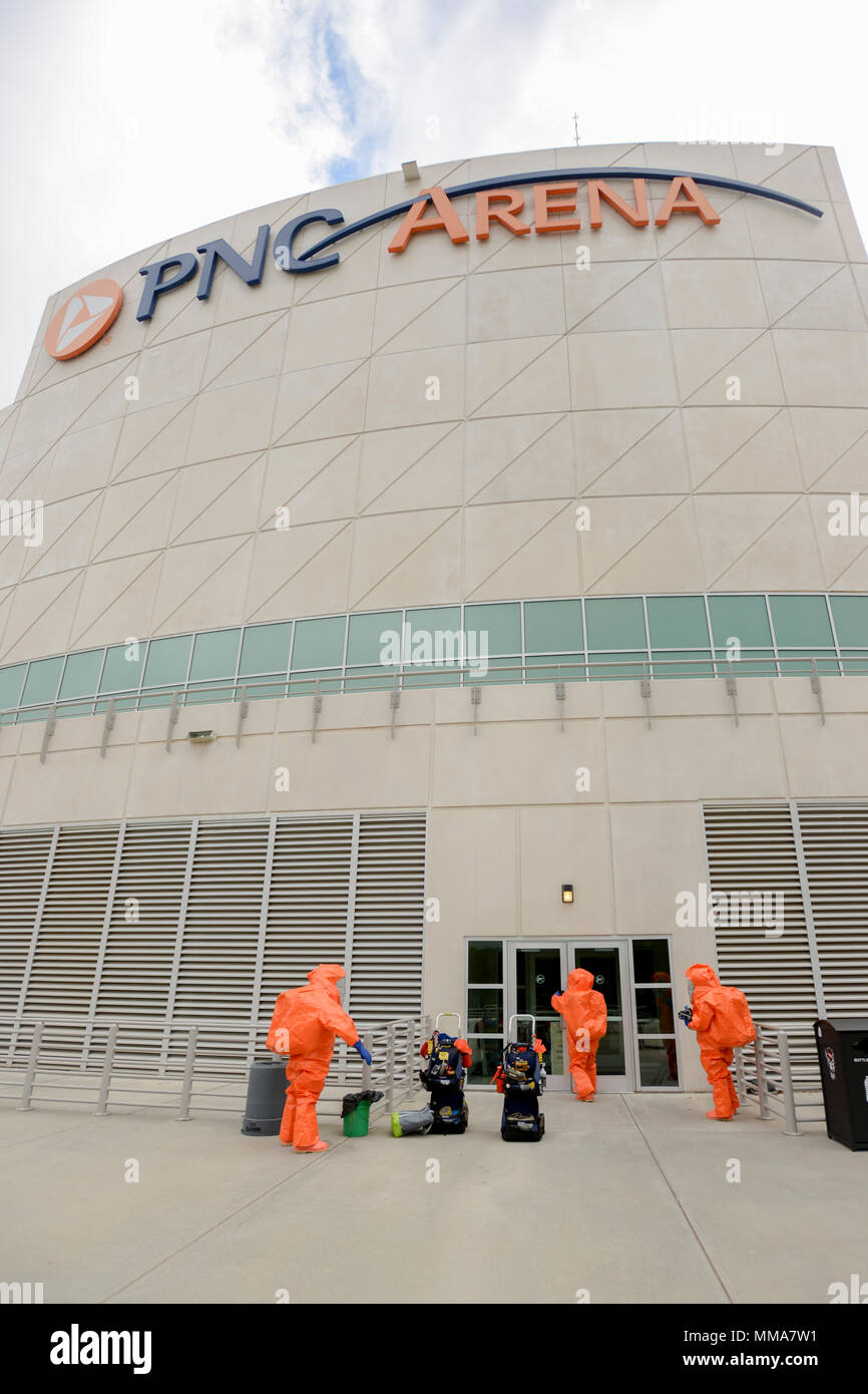 Soldiers with the North Carolina National Guard’s 42nd Civil Support ...
