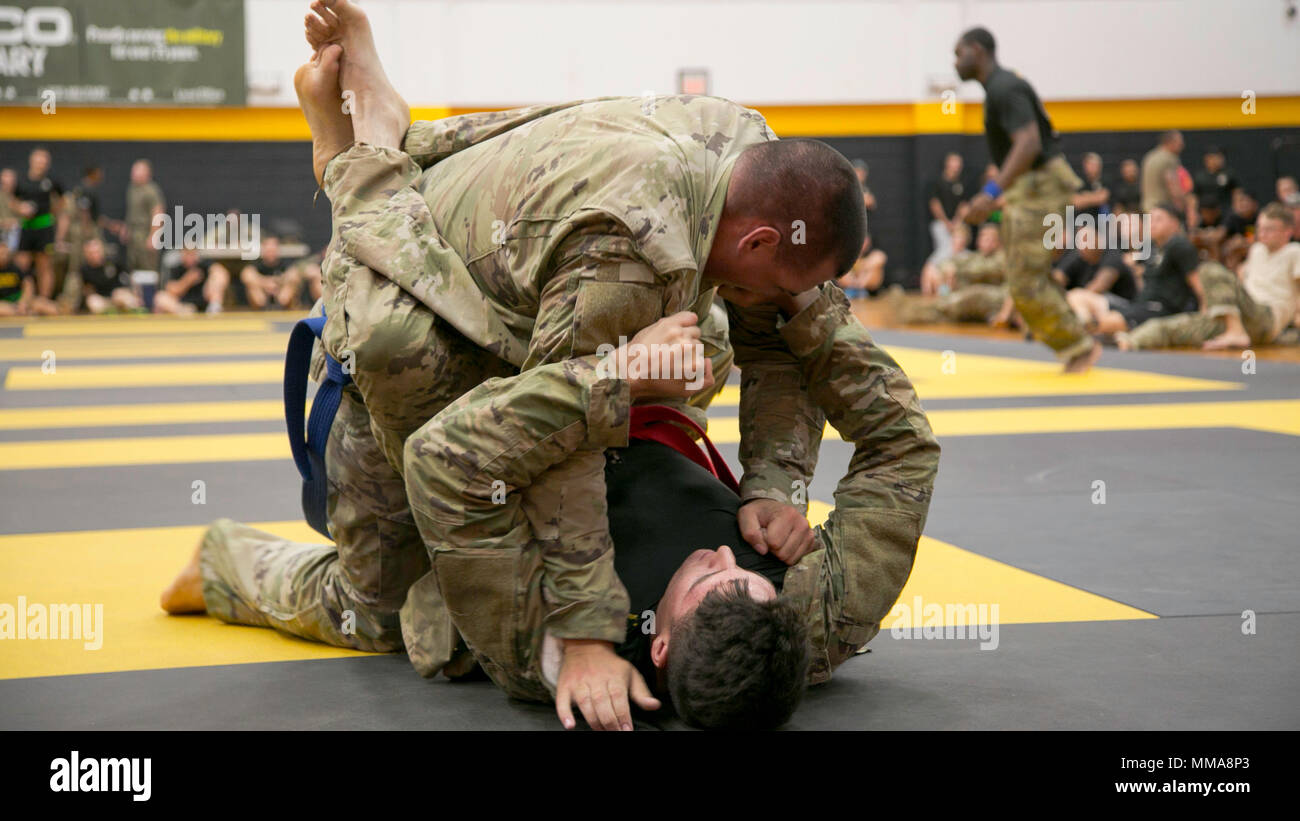 SCHOFIELD BARRACKS, Hawaii—225th Brigade Support Battalion Soldier Spc ...