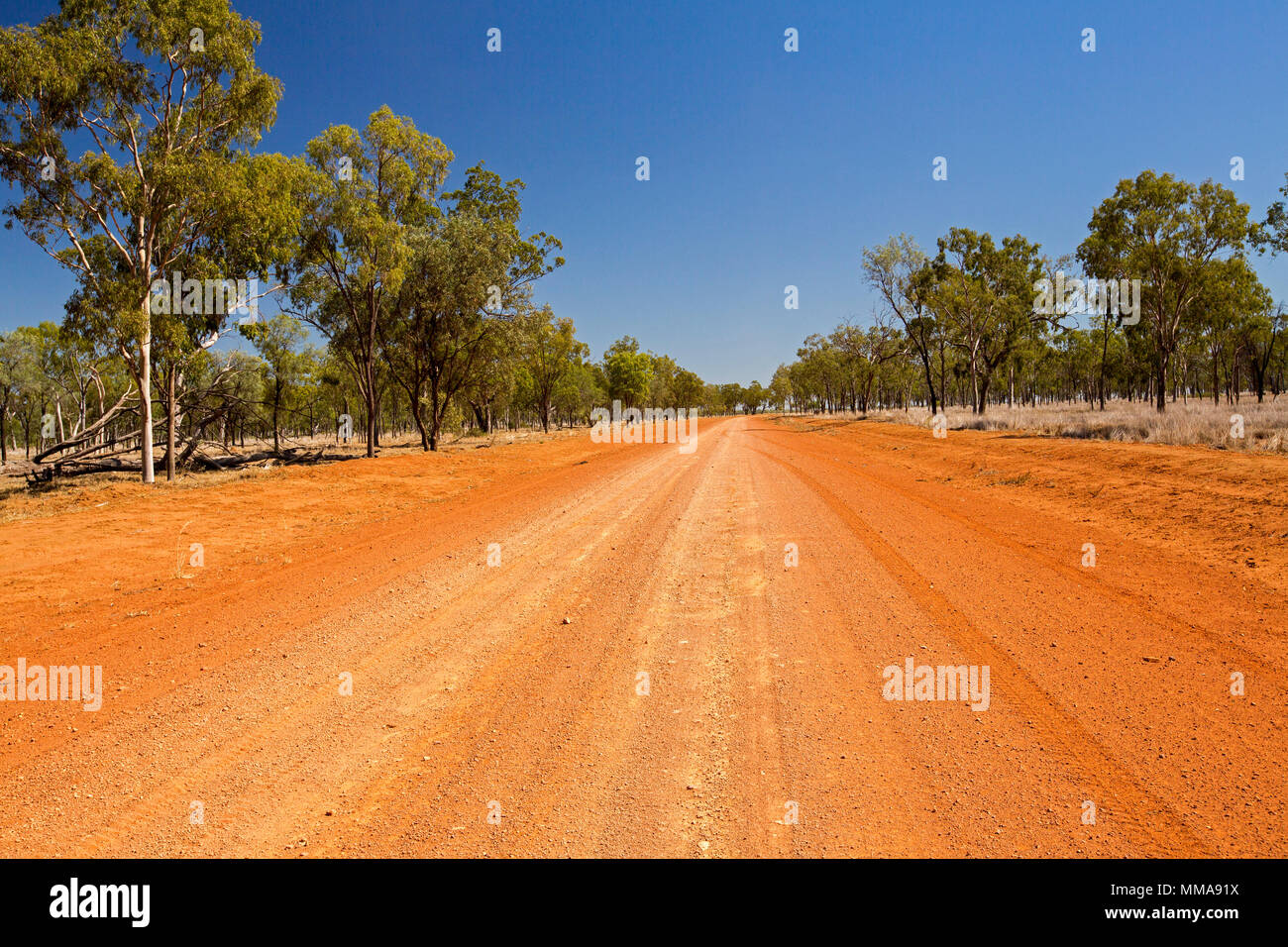 Western australia outback road hi-res stock photography and images - Alamy