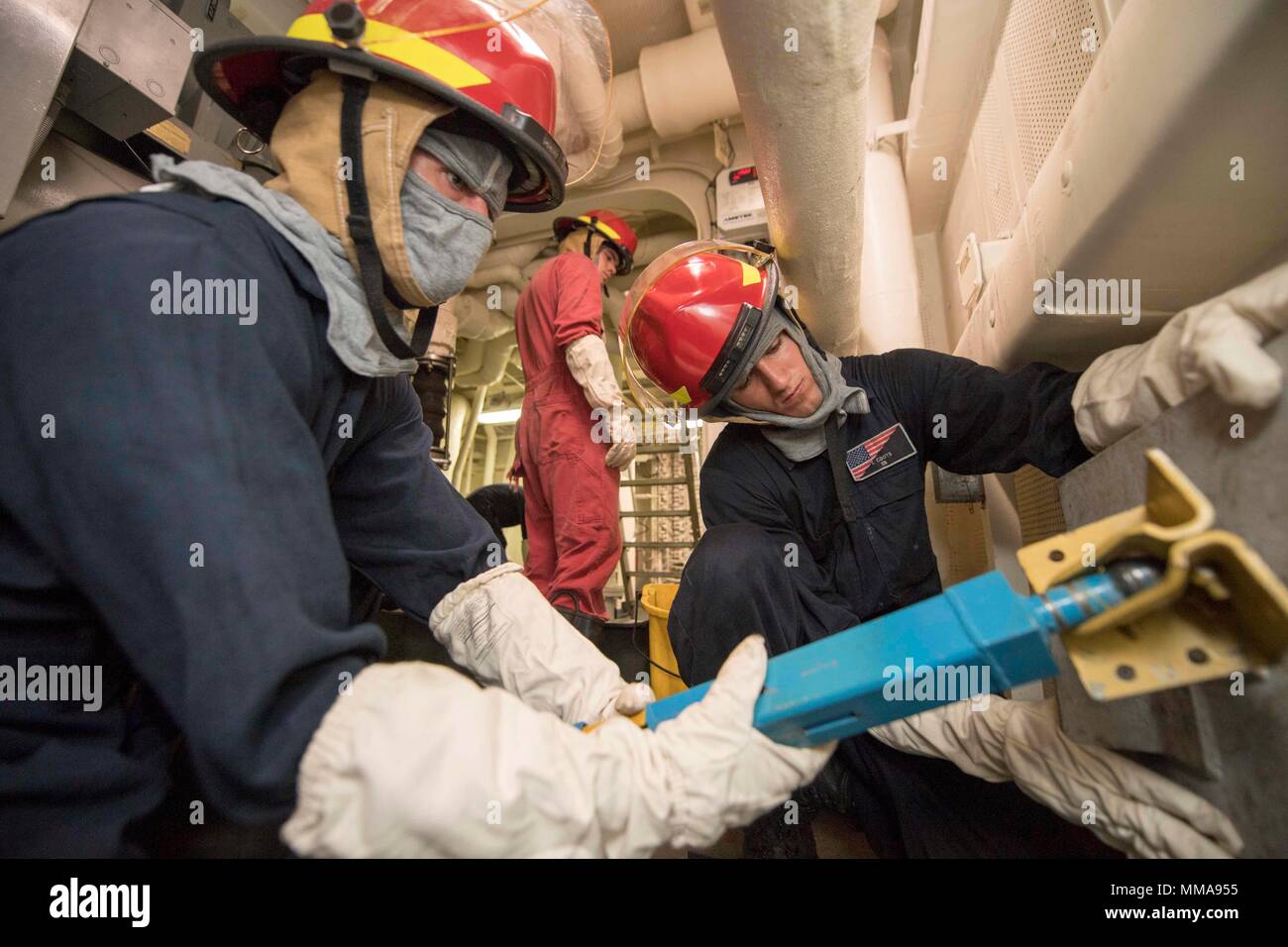 Shoring in the hull hi-res stock photography and images - Alamy