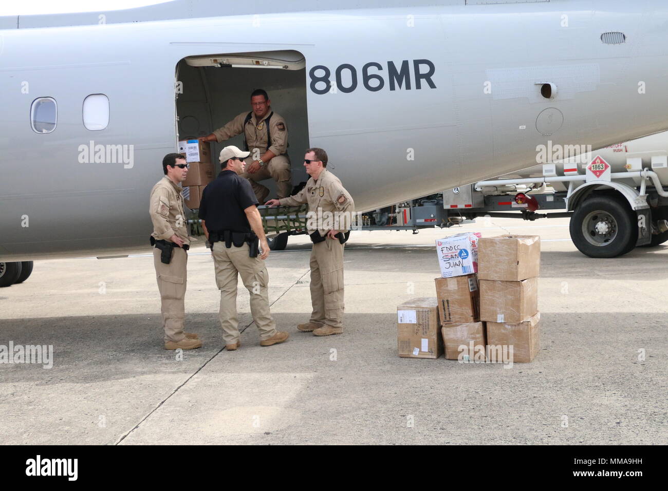 U s customs at miami international hi-res stock photography and images ...