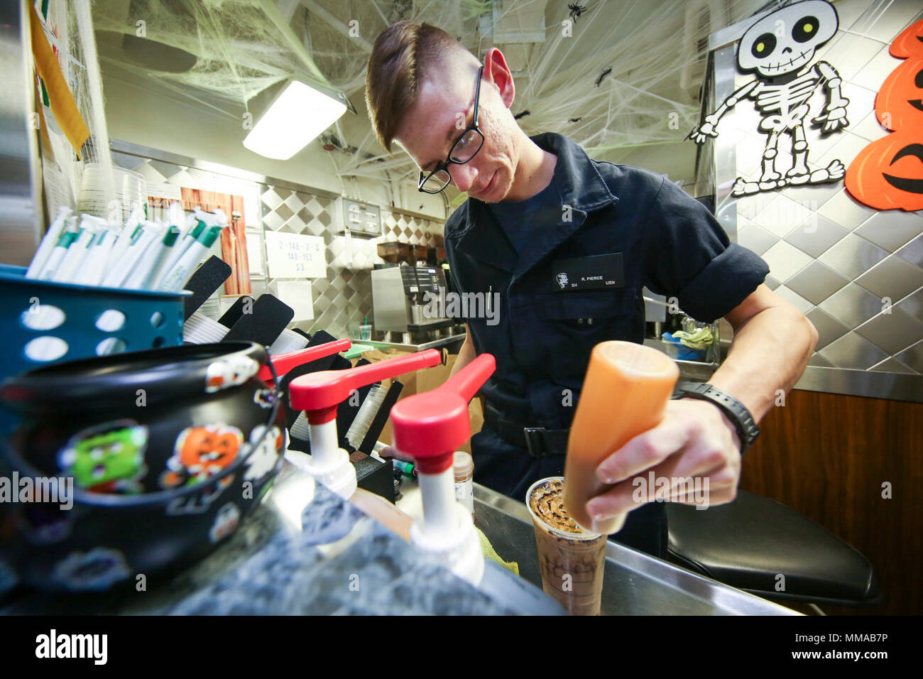 171002-N-FB291-0036 ATLANTIC OCEAN – (Oct. 2, 2017) Ship’s Serviceman ...