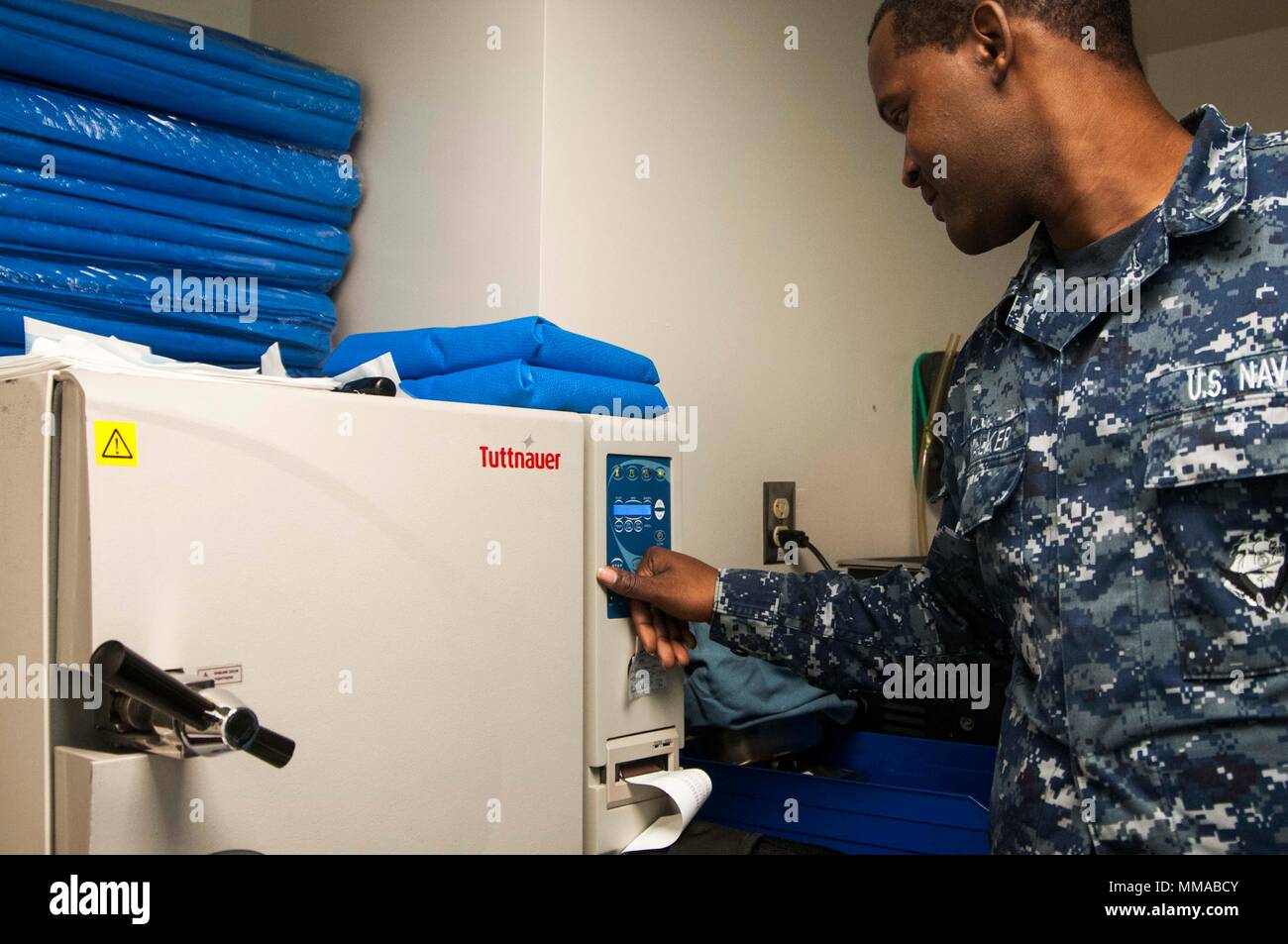 Auto clave hi-res stock photography and images - Alamy