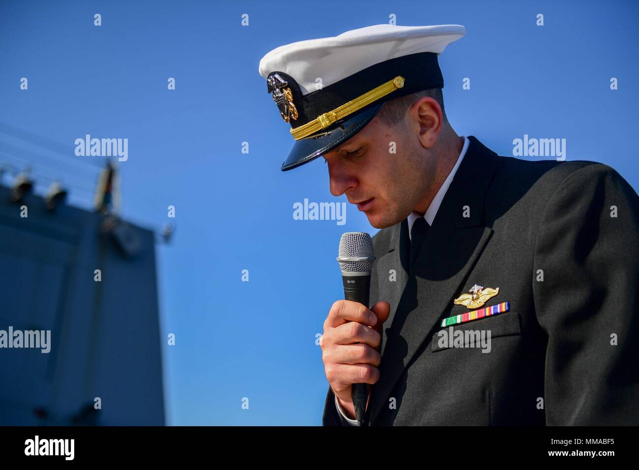 170929-N-GX781-344 ATLANTIC OCEAN (Sept. 29, 2017) - Lt. Mike Taulbee ...
