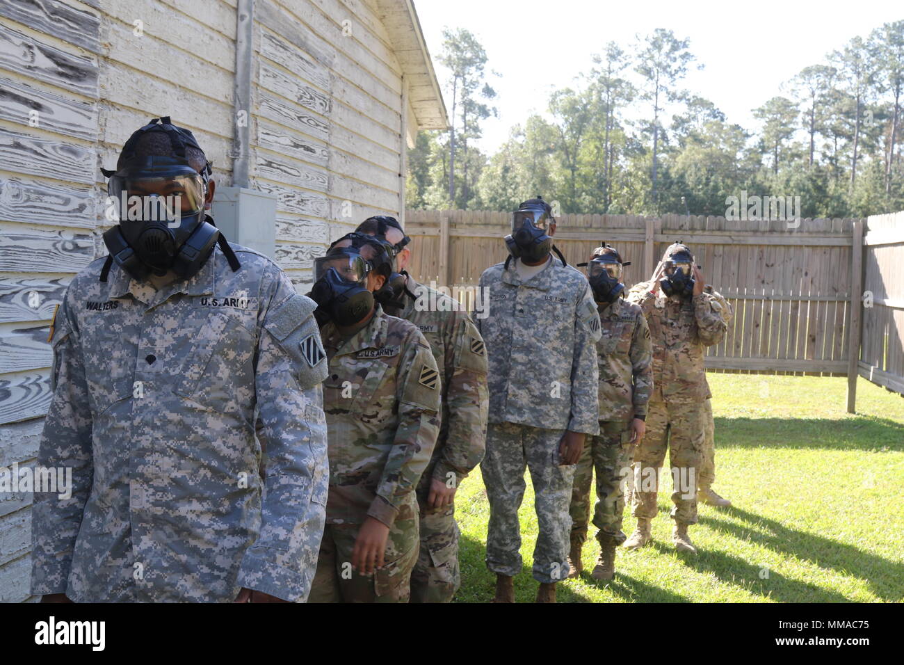 Soldiers with the 90th Human Resources Company, 3rd Special Troops ...