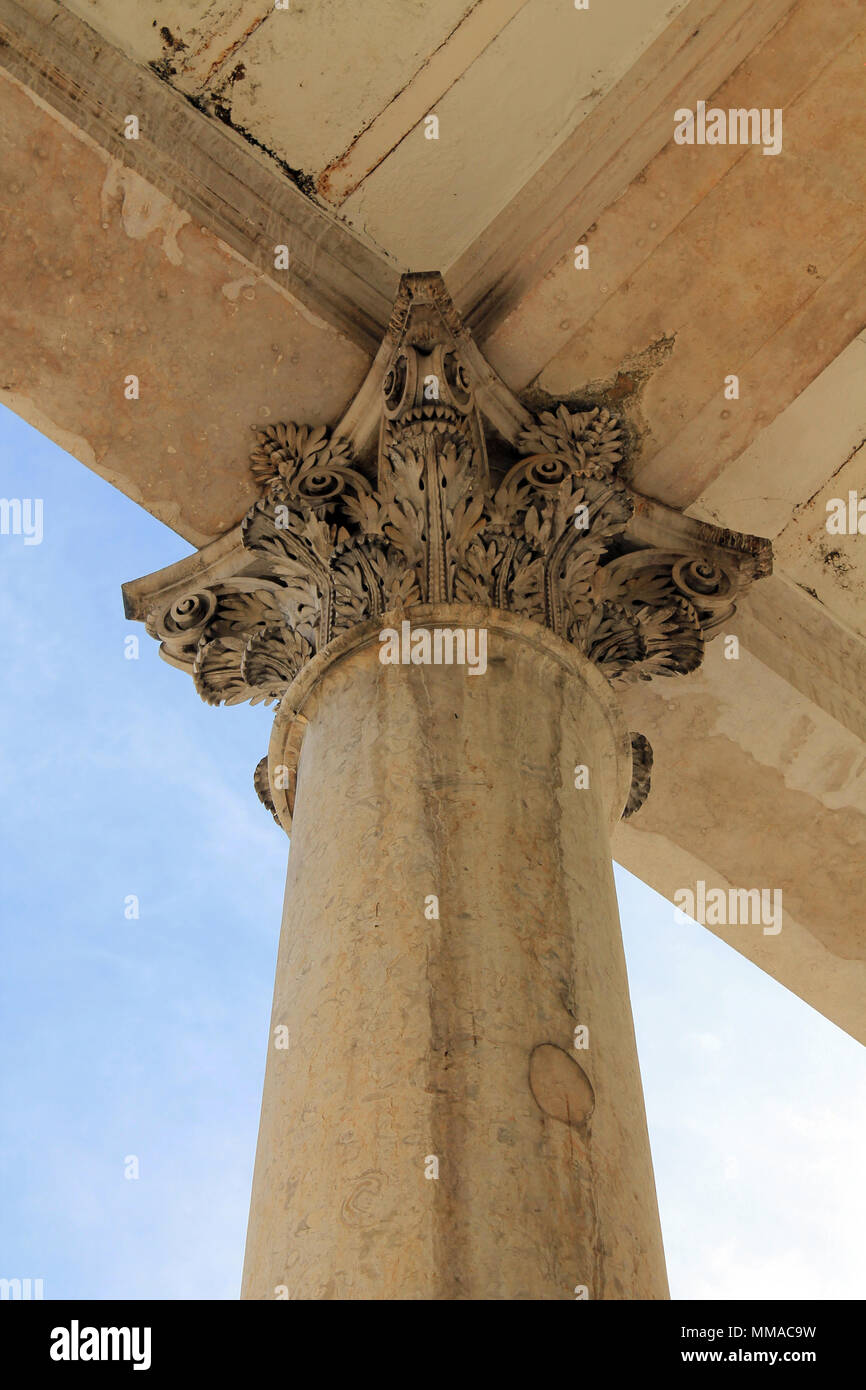 Roman marble column Stock Photo - Alamy