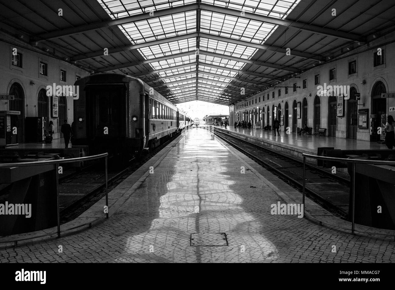 Modern steel-style lisbon train station Stock Photo - Alamy