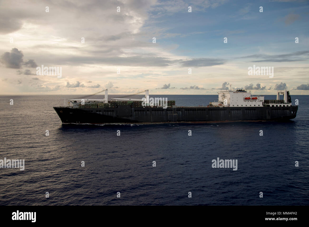 Navy Maritime Prepositioning Force ship USNS Pililaau (T-AK 304 ...