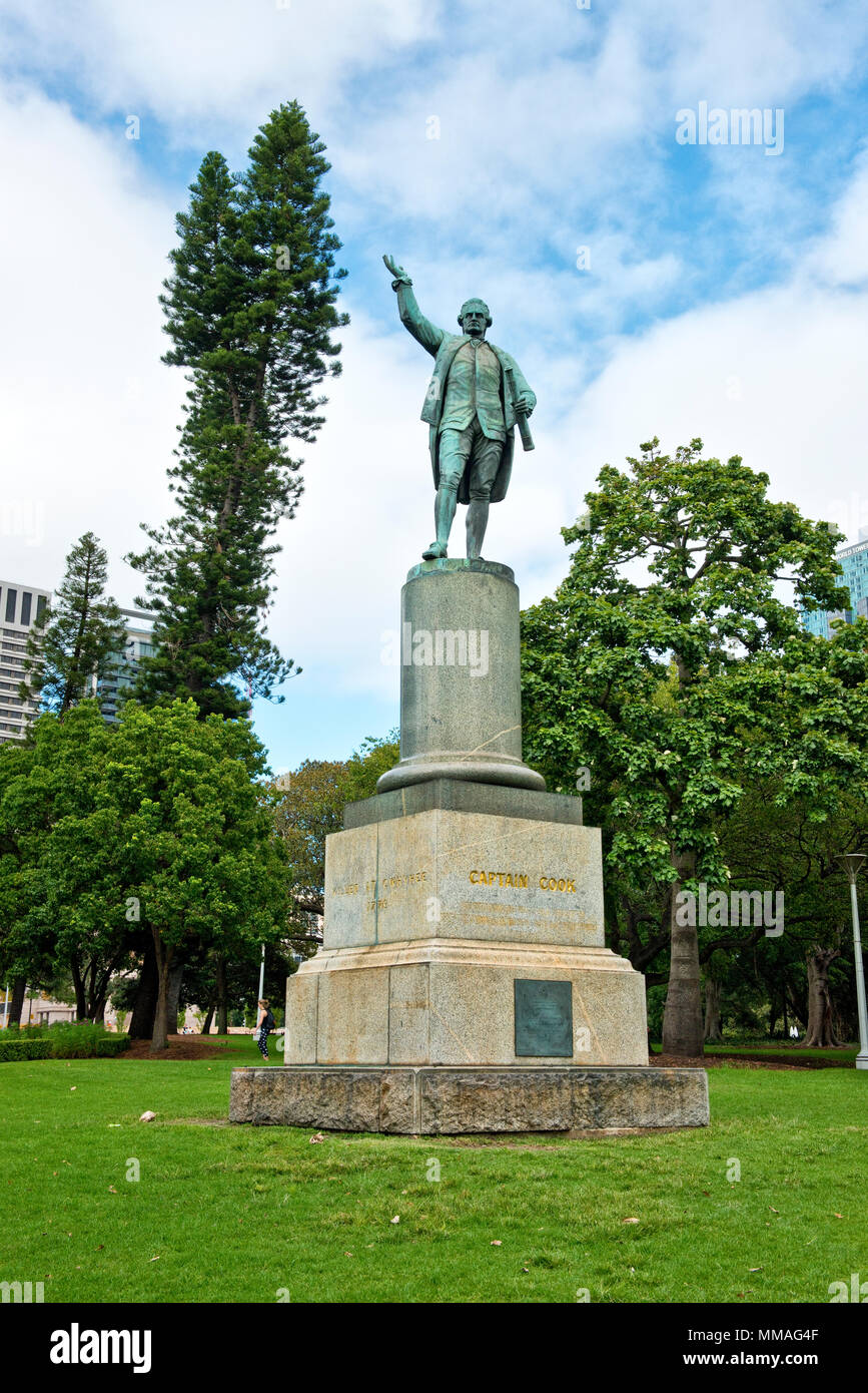 Captain Cook statue in Hyde Park, Sydney Stock Photo - Alamy