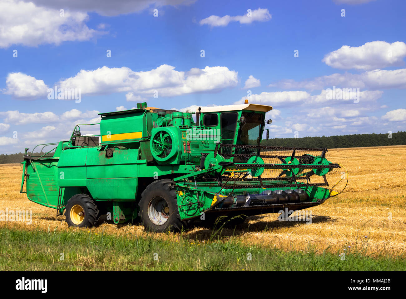Combine machine hi-res stock photography and images - Alamy