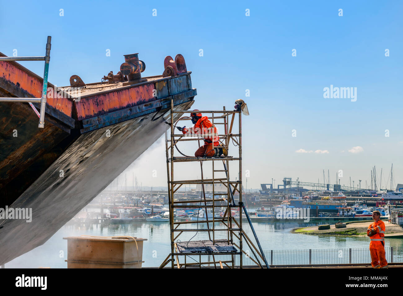 Jet washing hi-res stock photography and images - Alamy