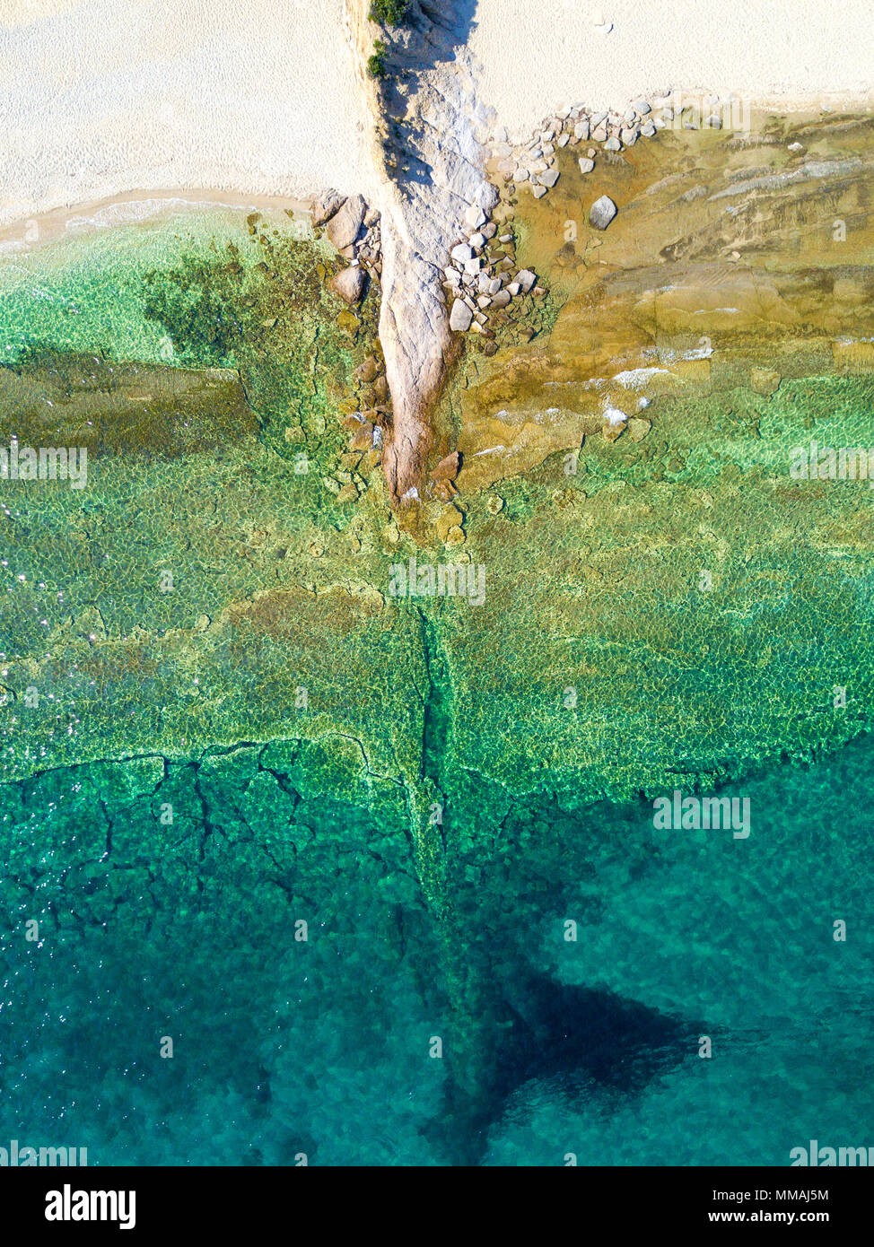 Overhead shot beach sea hi-res stock photography and images - Alamy