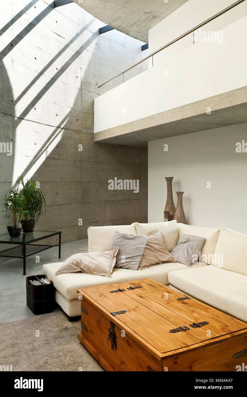 Cement wall plant interior hi-res stock photography and images - Alamy