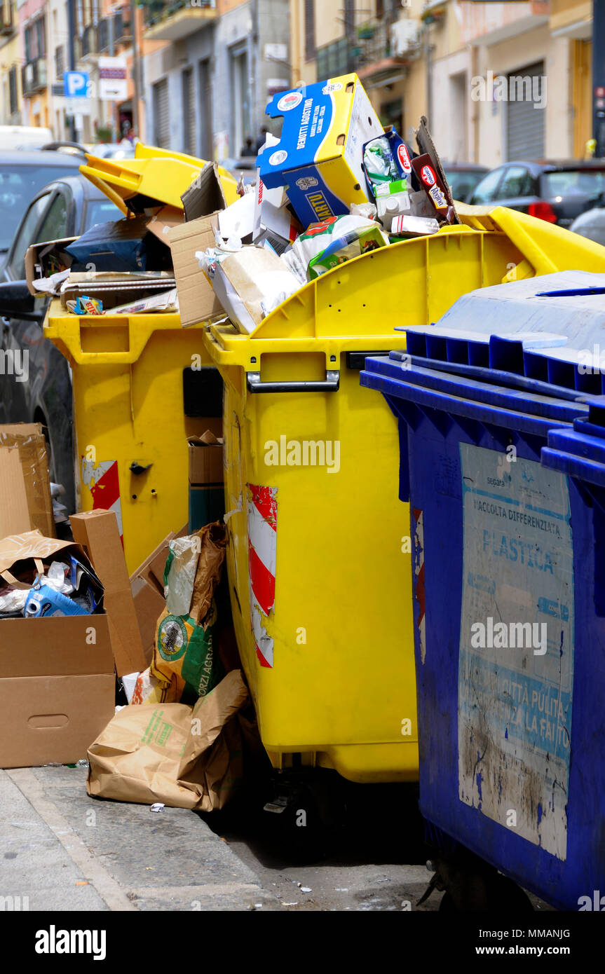 Recycling recycle bins italy hi-res stock photography and images - Alamy