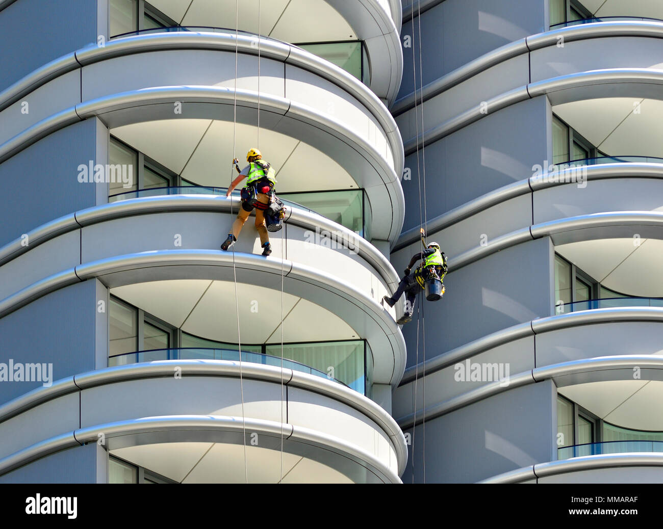 Abseiling down building hi-res stock photography and images - Alamy