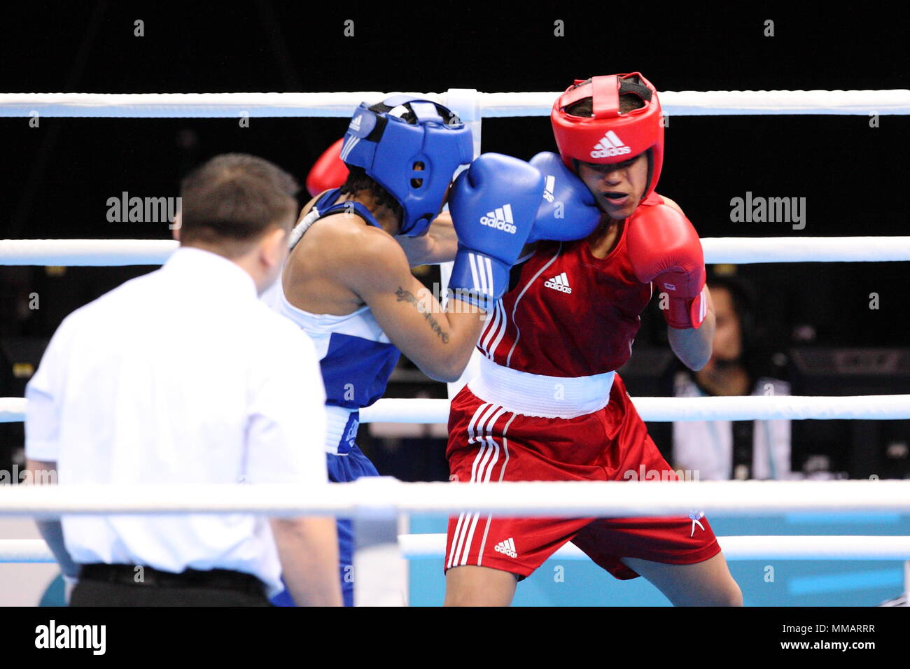 Women boxing referee hi-res stock photography and images - Alamy