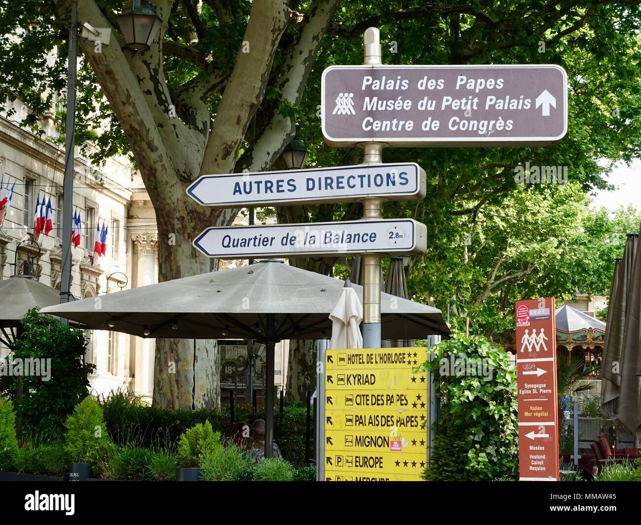 French directional signs hi-res stock photography and images - Alamy