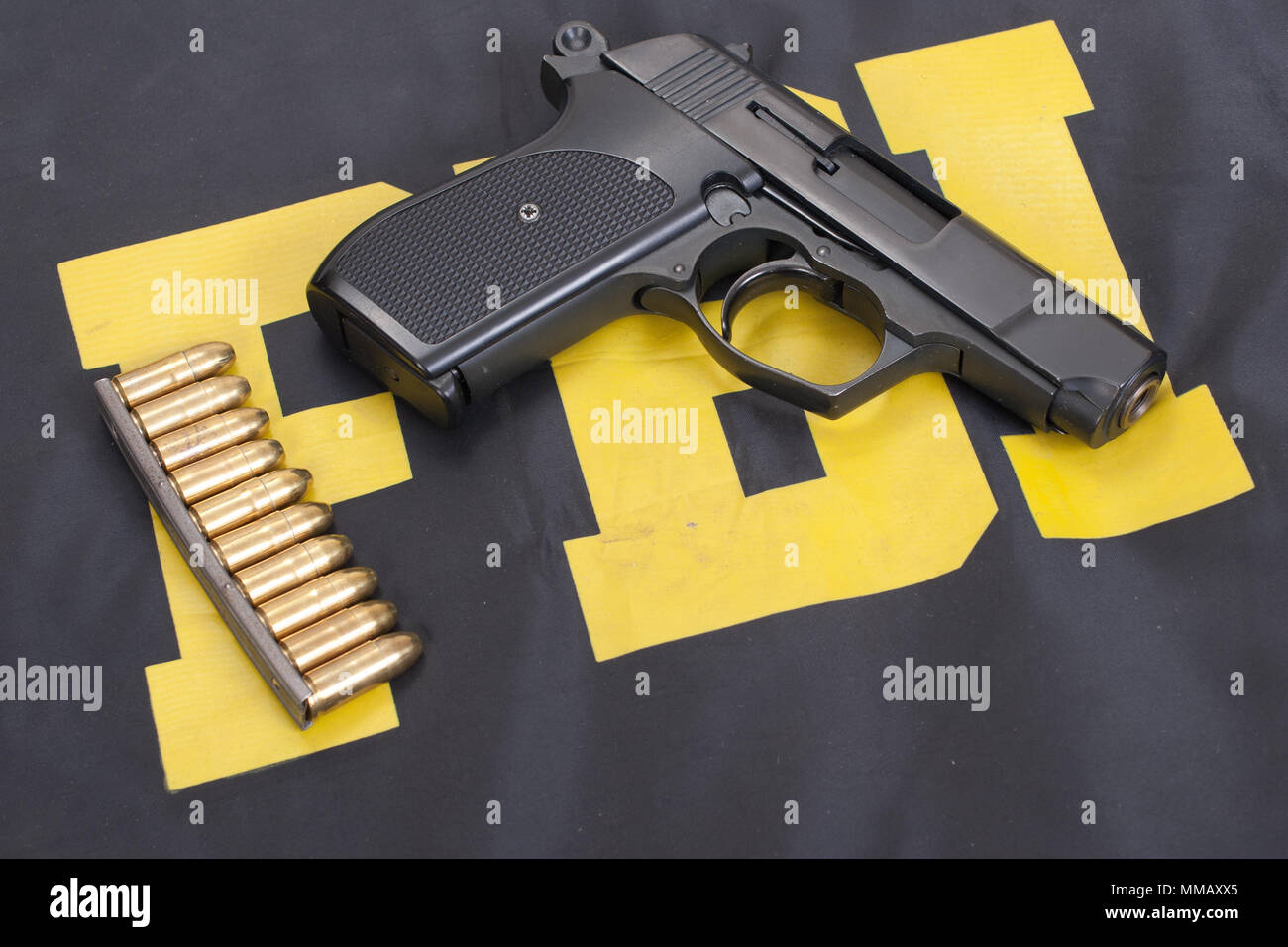 Fbi badge and gun hi-res stock photography and images - Alamy