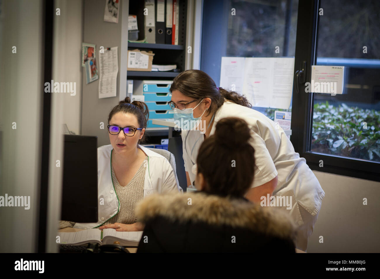 Maternity nurse hi-res stock photography and images - Alamy