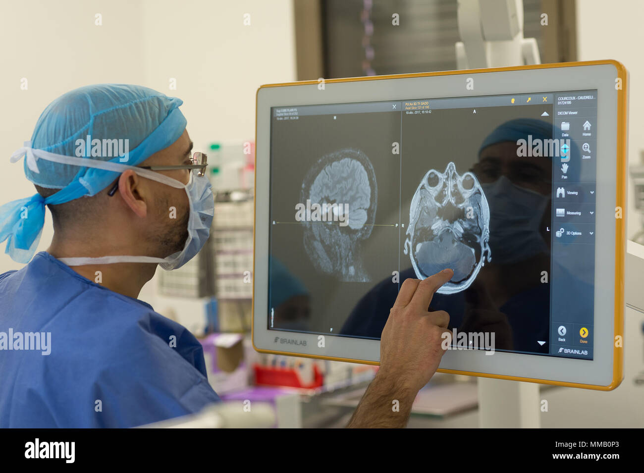 AWAKE BRAIN SURGERY Stock Photo - Alamy