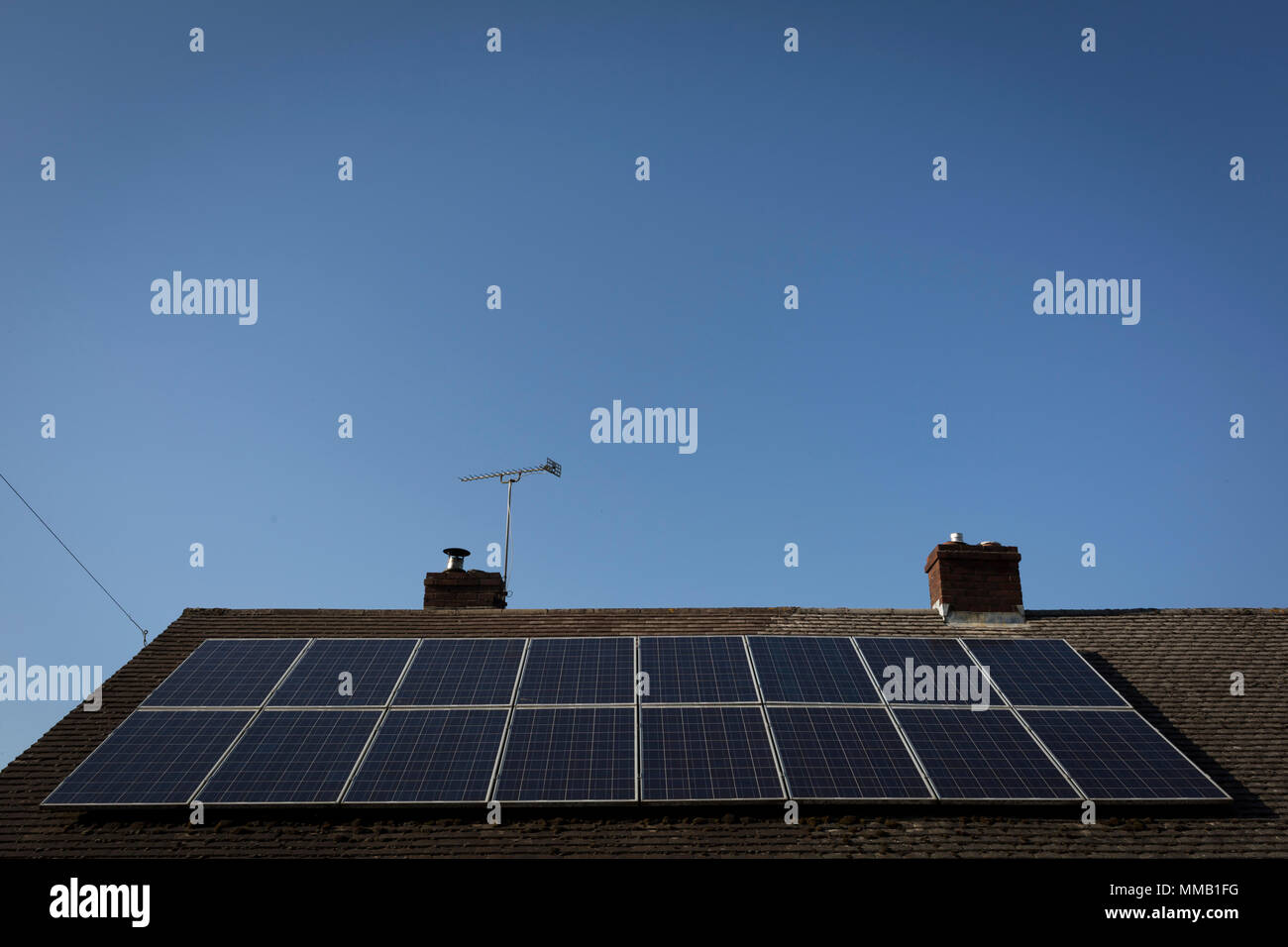 Solar panels roof london hi-res stock photography and images - Alamy