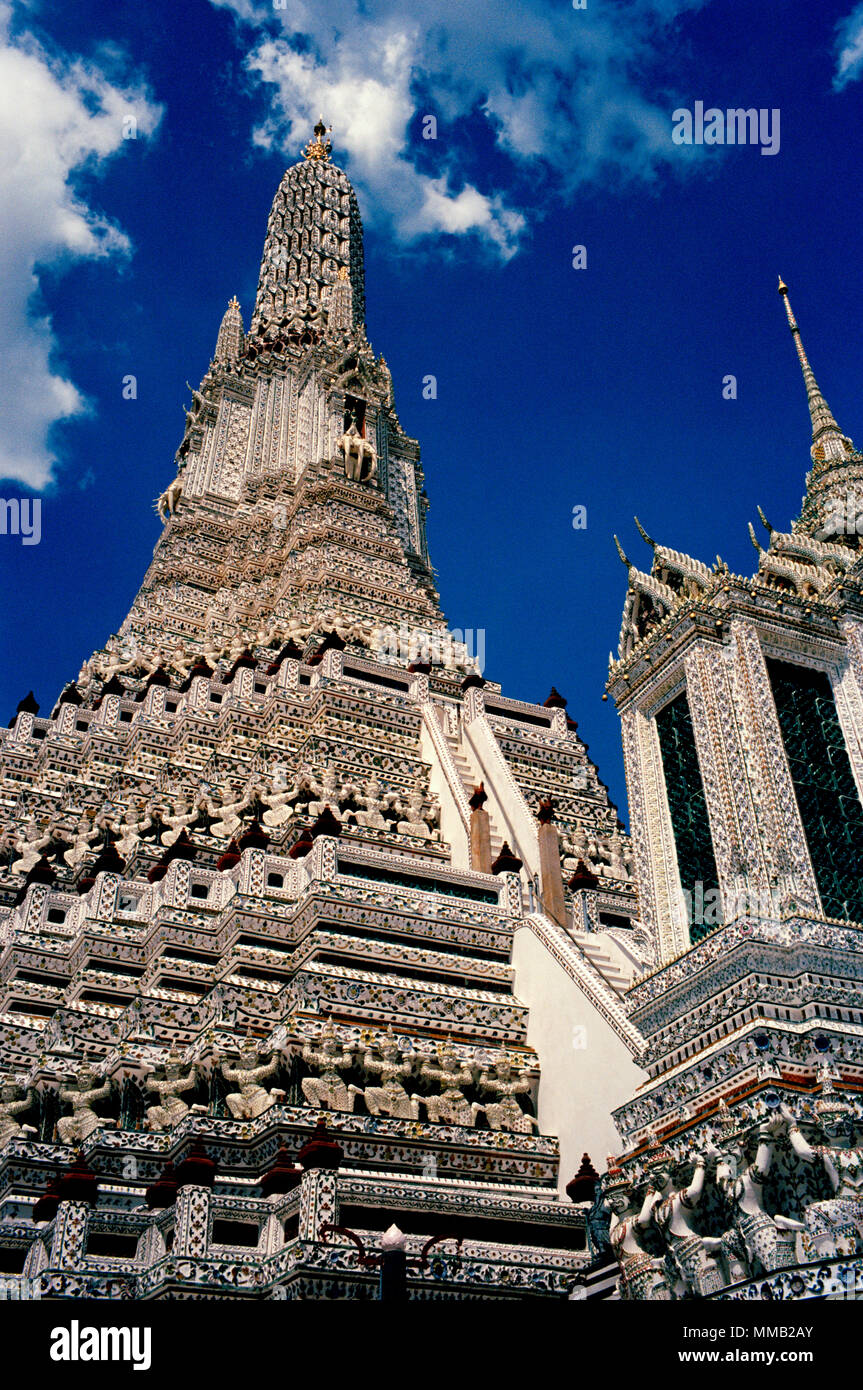 Temple Of Dawn Bangkok Wat Arun ThailandMagazine.com