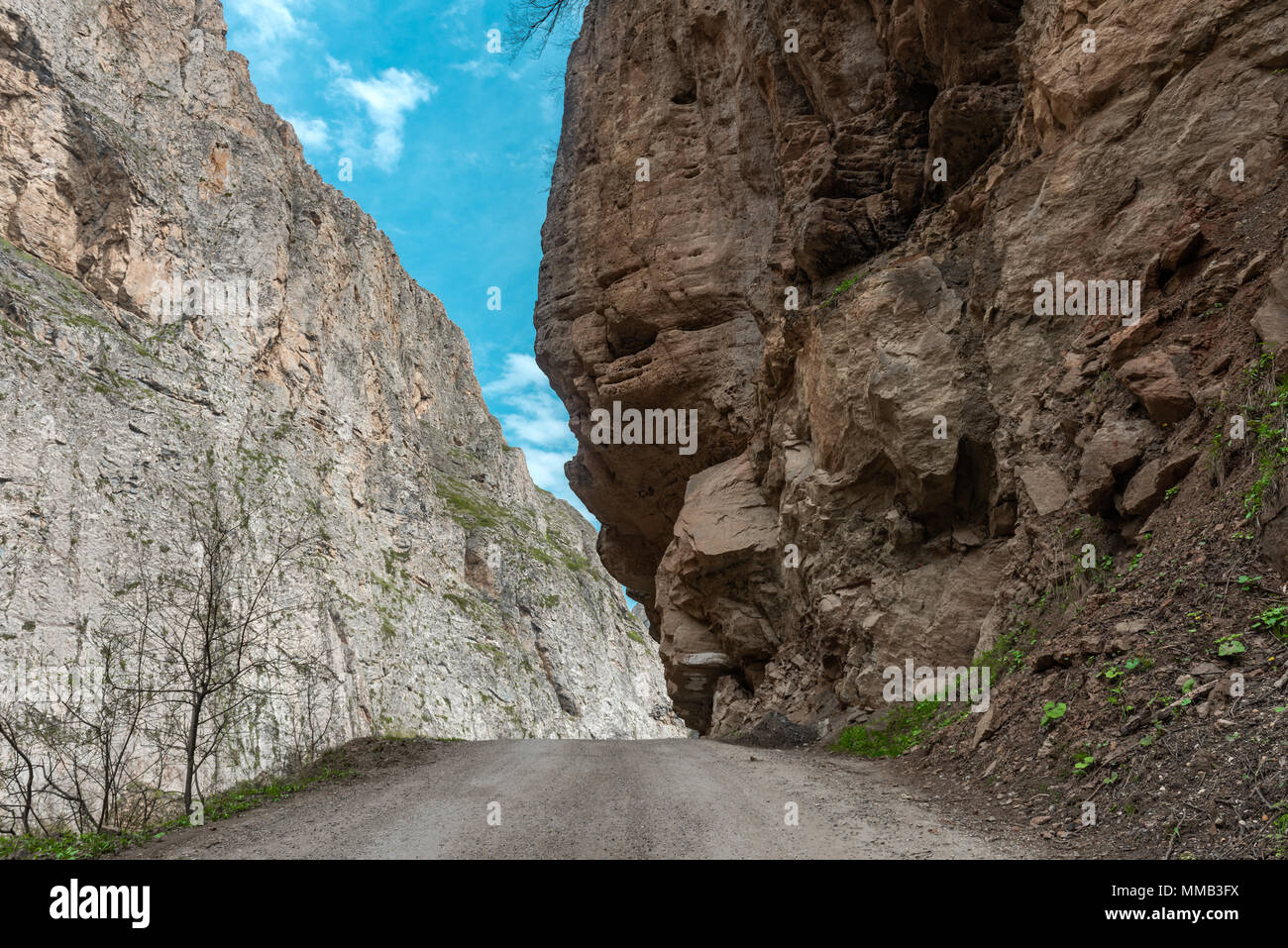 Falling rock road not sign hi-res stock photography and images - Alamy