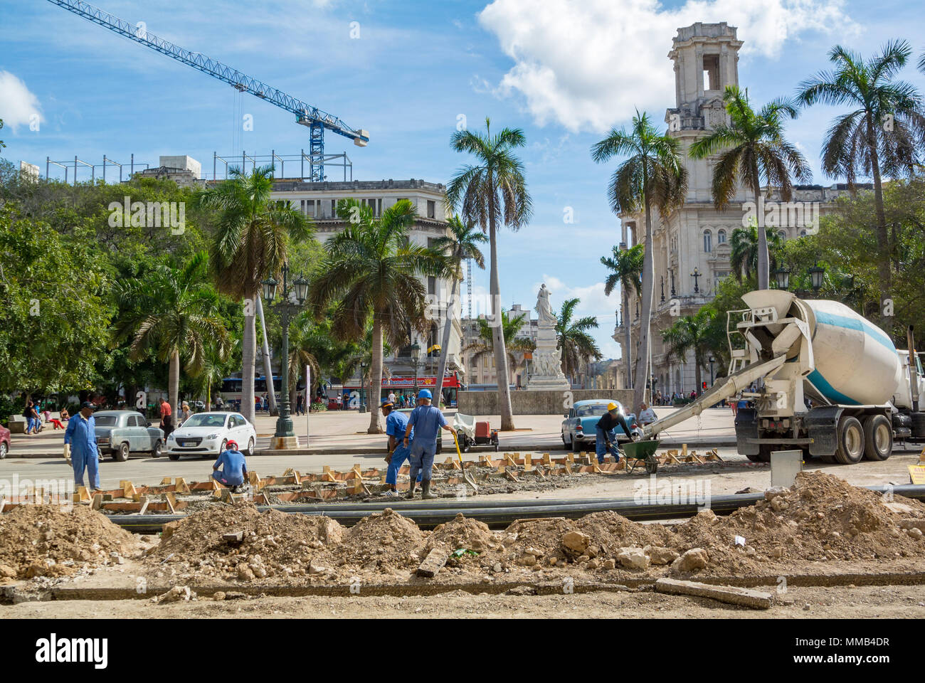 Cuba construction hi-res stock photography and images - Alamy