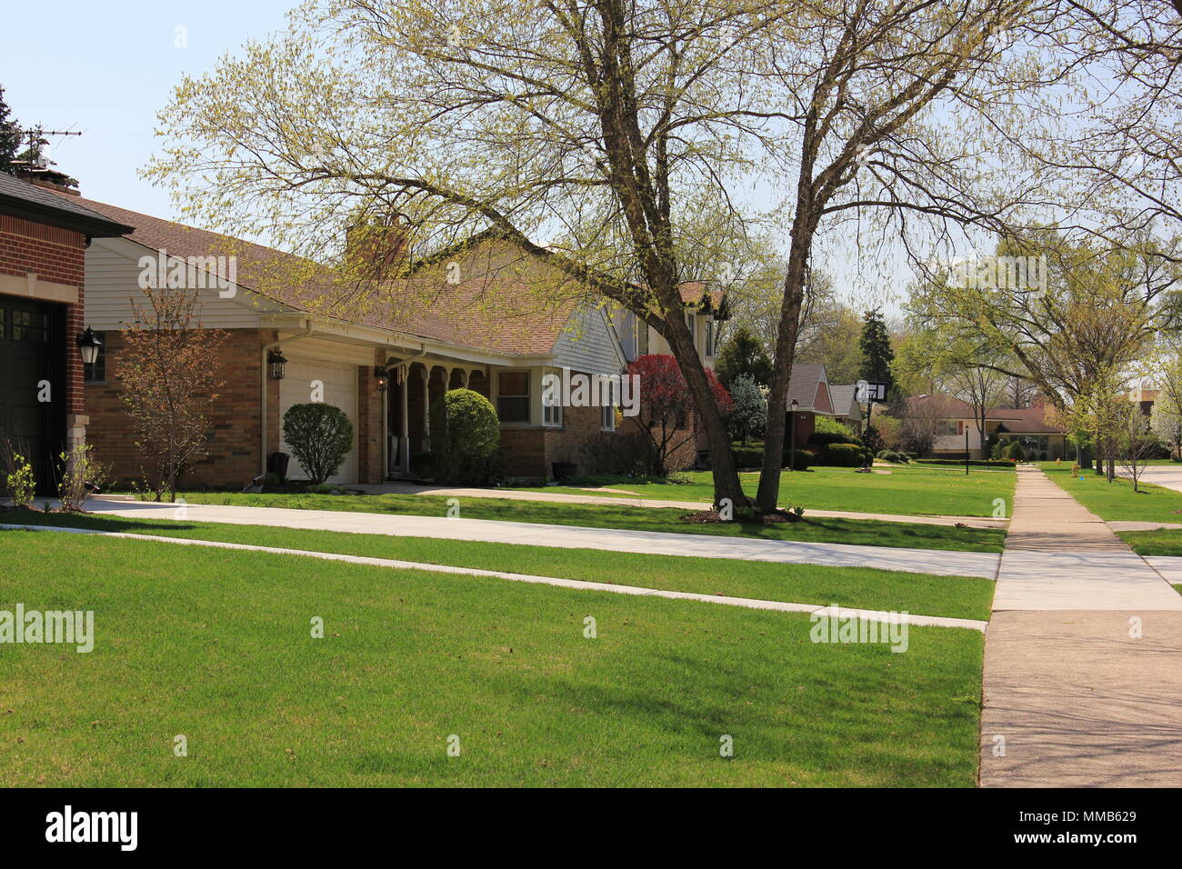 Upper Middle Class Homes High Resolution Stock Photography and Images ...