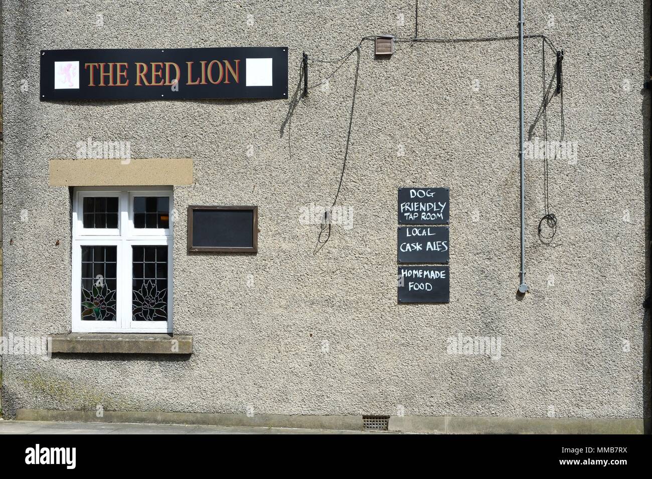 The Red Lion pub in Bakewell, Derbyshire Stock Photo - Alamy
