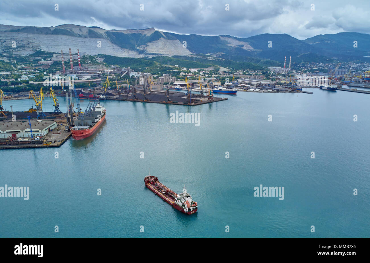 ship in sea port Stock Photo - Alamy