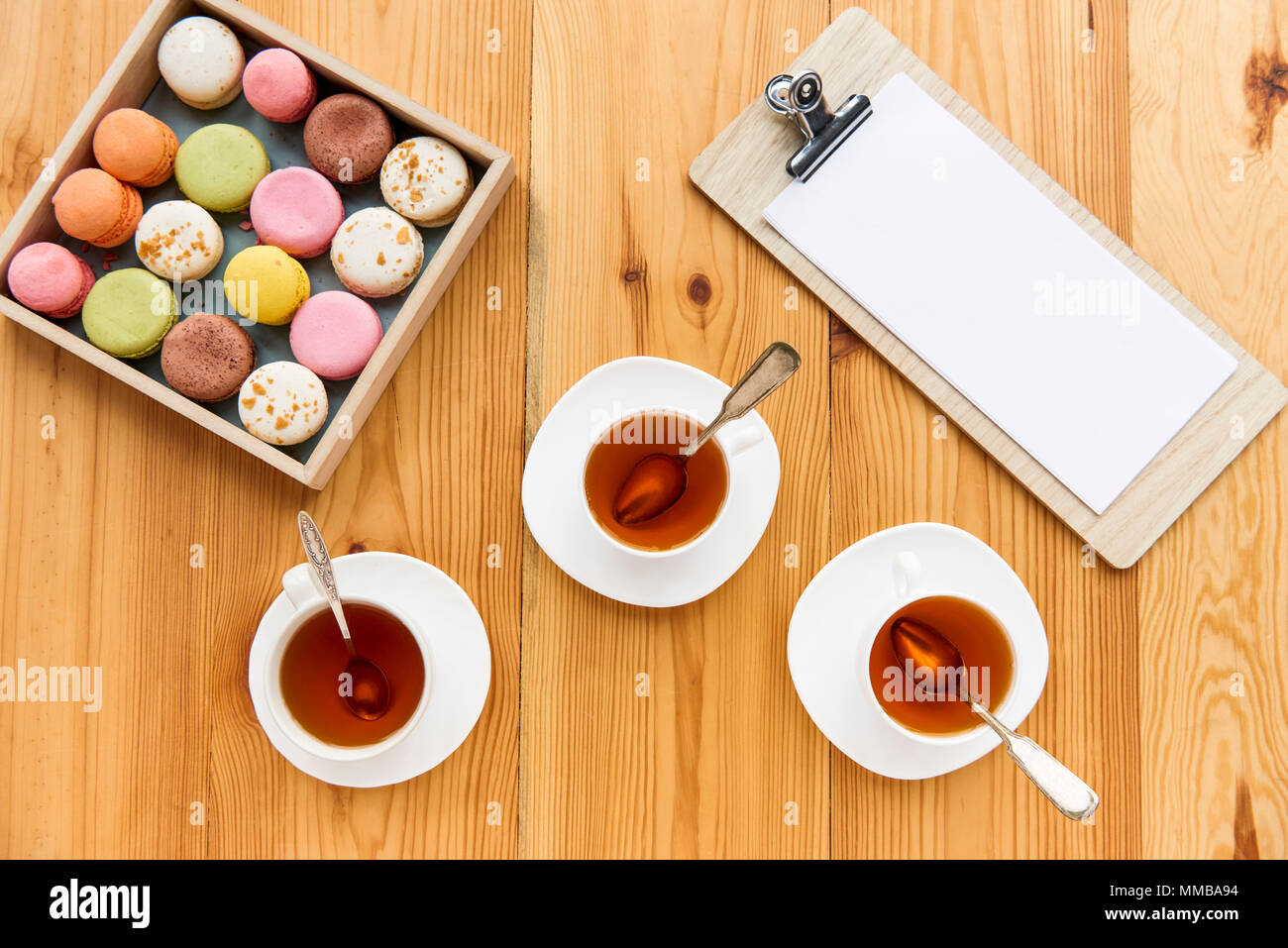 White tea set macarons hi-res stock photography and images - Alamy