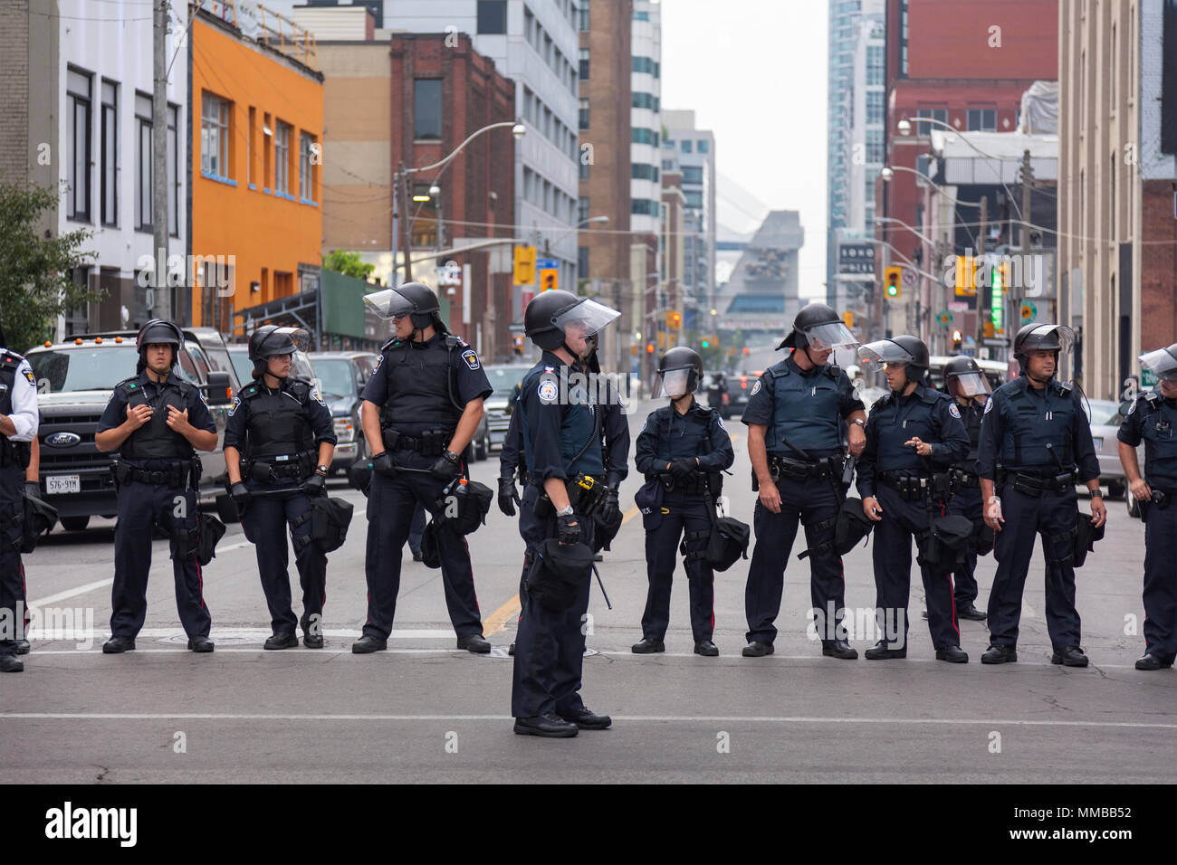 Police barricade hi-res stock photography and images - Alamy