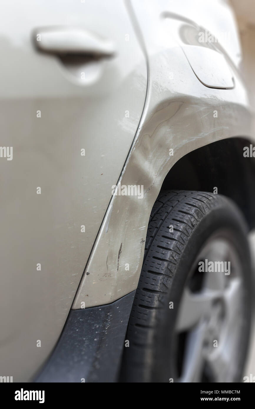 Car fender side damage hi-res stock photography and images - Alamy