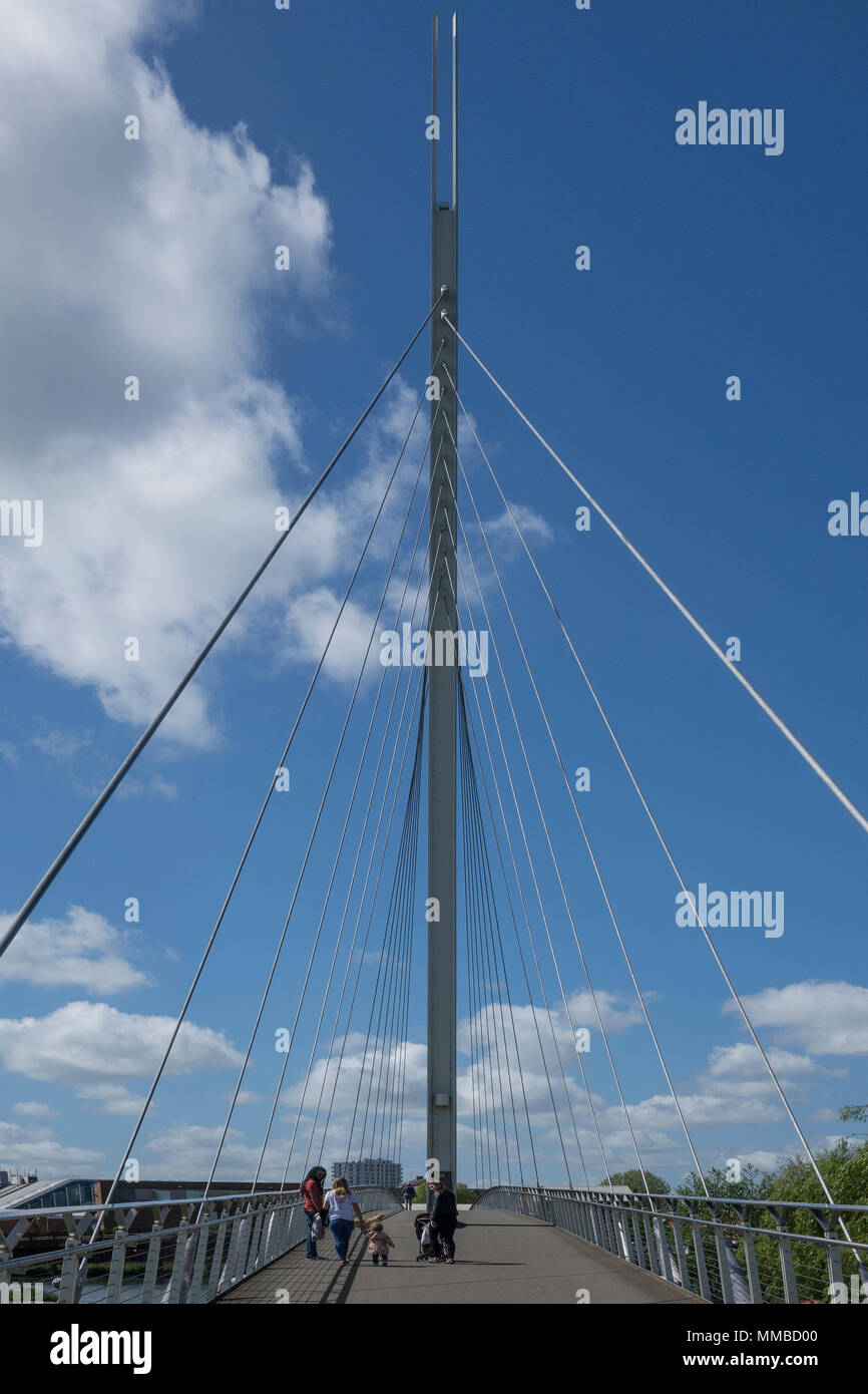 Reading footbridge hi-res stock photography and images - Alamy