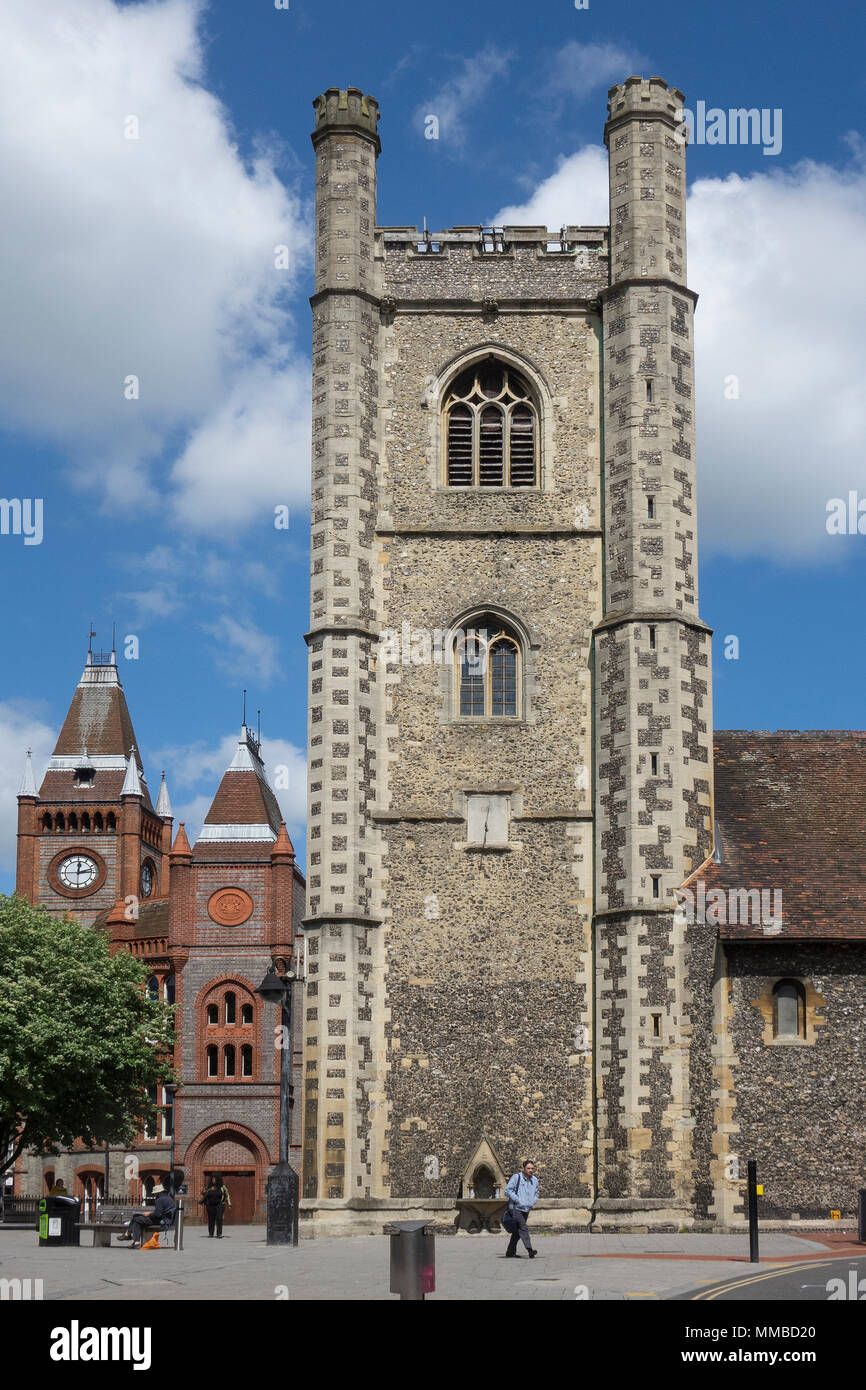 England, Berkshire, Reading, St.Laurence church & Town hall Stock Photo ...