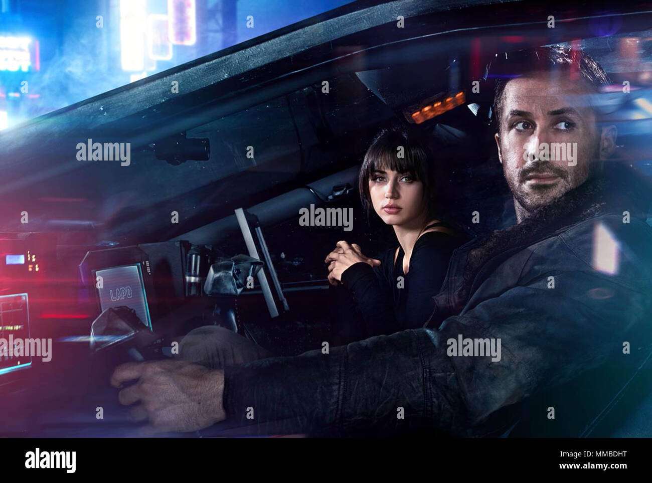 BLADE RUNNER 2049 (2017) ANA DE ARMAS RYAN GOSLING DENIS VILENEUVE (DIR ...
