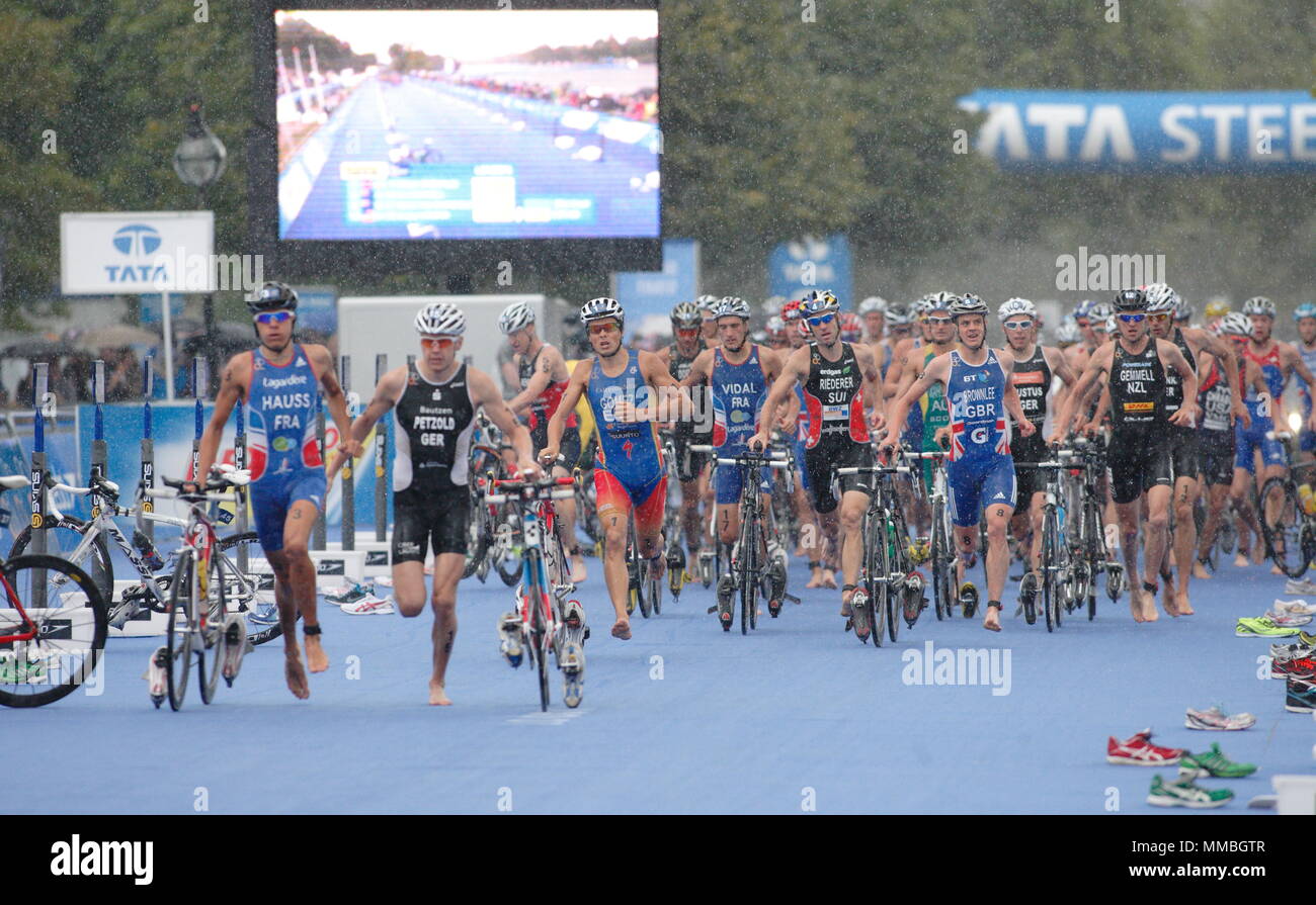 London triathlon transition hi-res stock photography and images - Alamy