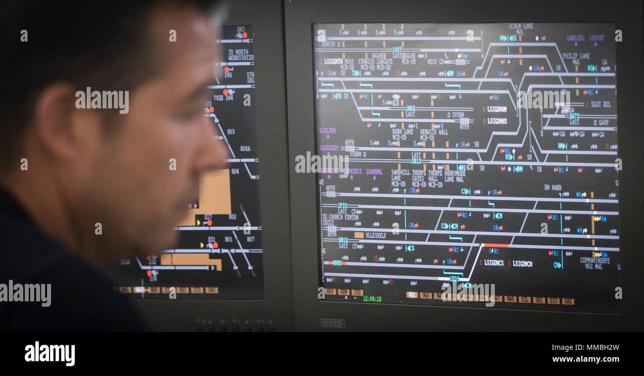 Network rail control centre hi-res stock photography and images - Alamy